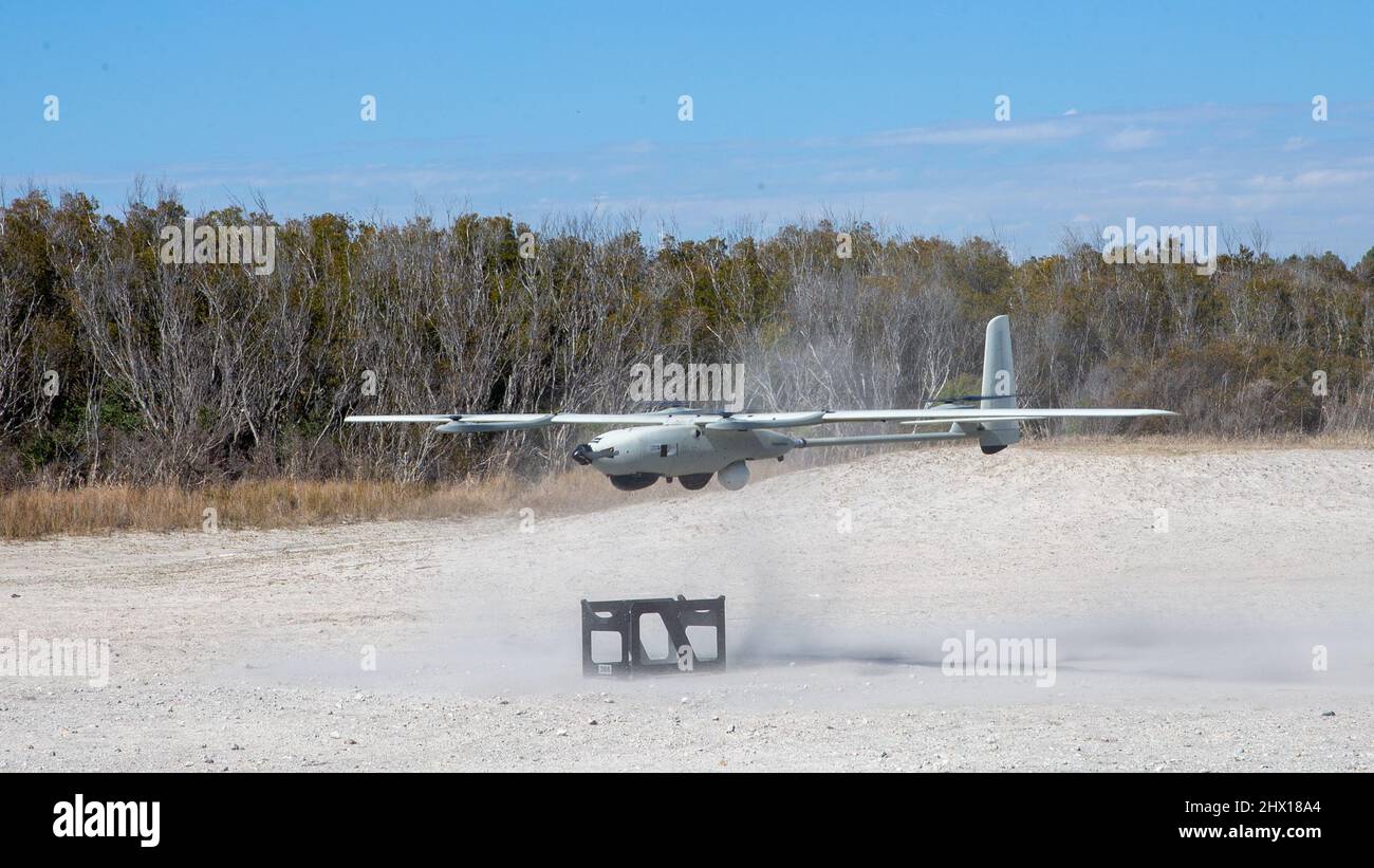 A Stalker Unmanned Aircraft System takes off during Littoral Exercise ...