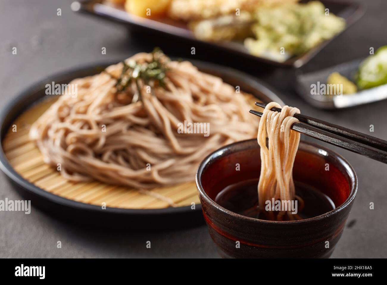 Soba noodles deep fried hi-res stock photography and images - Alamy