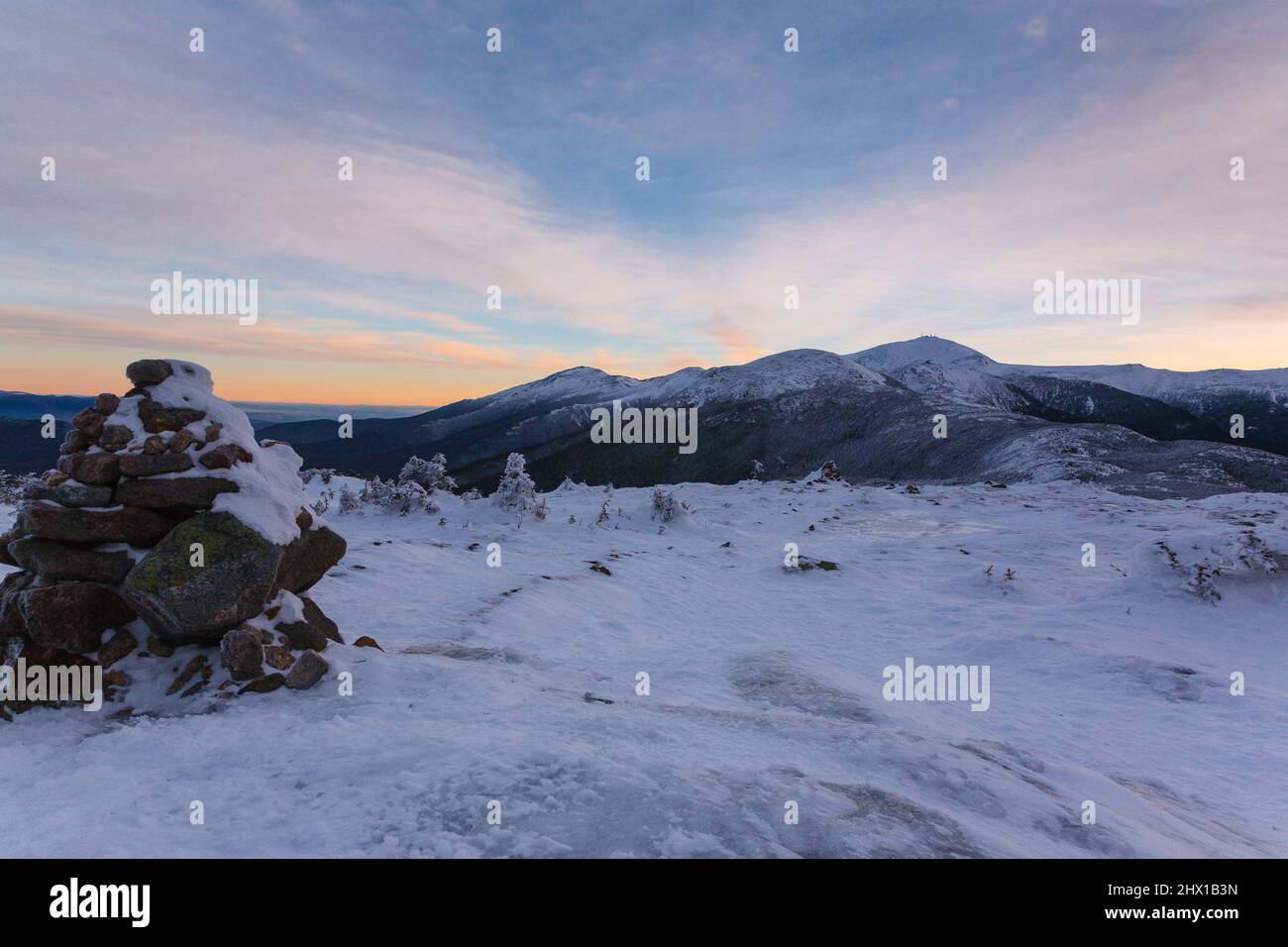 Presidential range sunrise from summit hi-res stock photography and ...