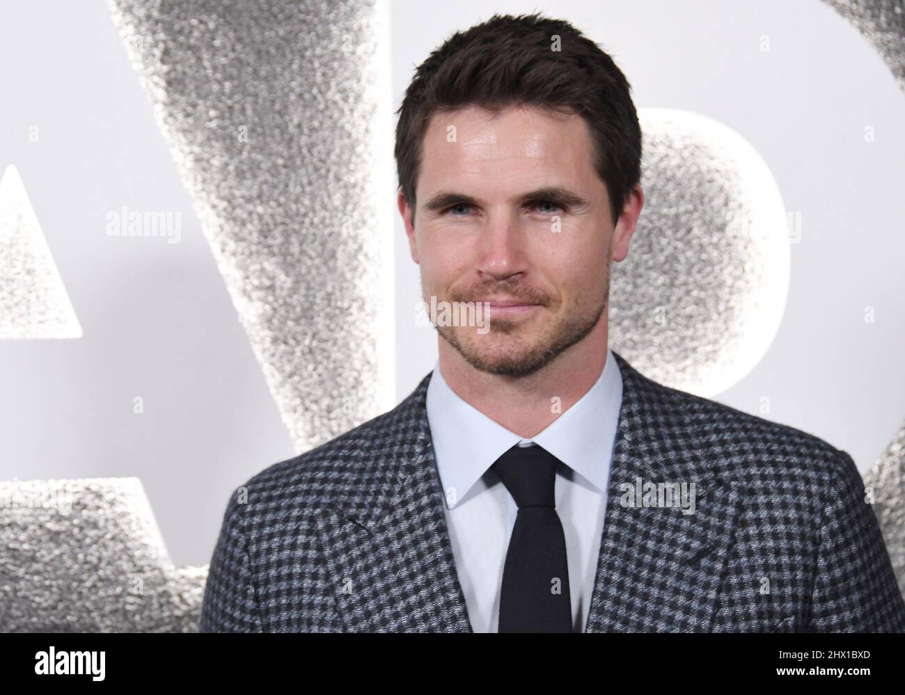 West Hollywood, CA, US, March 8, 2022. Robbie Amell arrives at Amazon ...