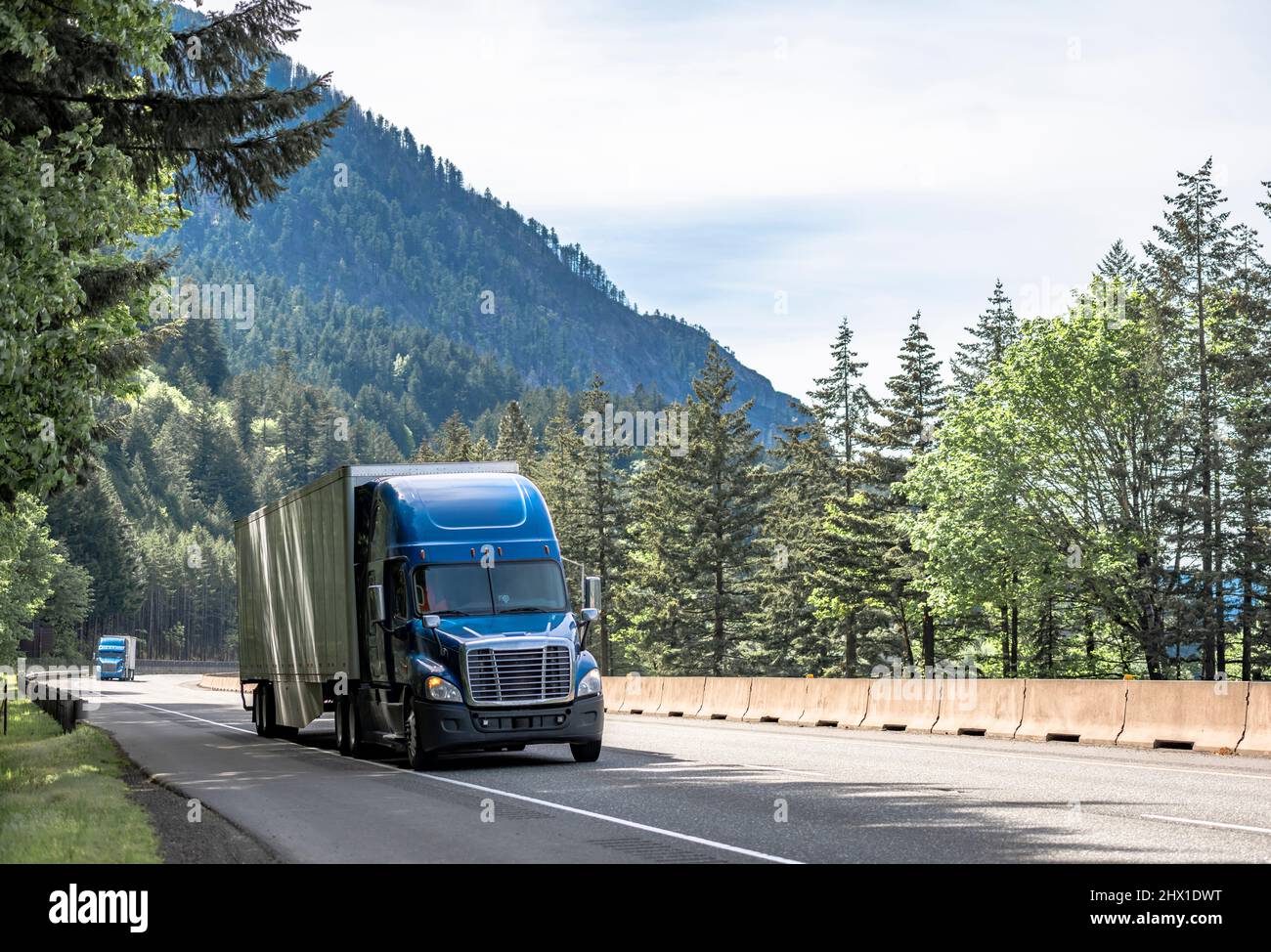 Well maintained highway hi-res stock photography and images - Alamy