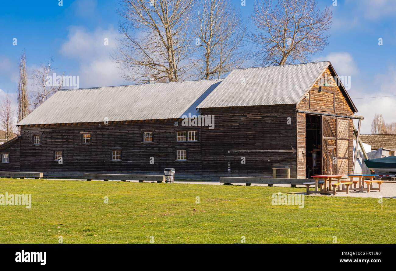 Wooden barn. Vintage historic structure of an old livestock barn in ...