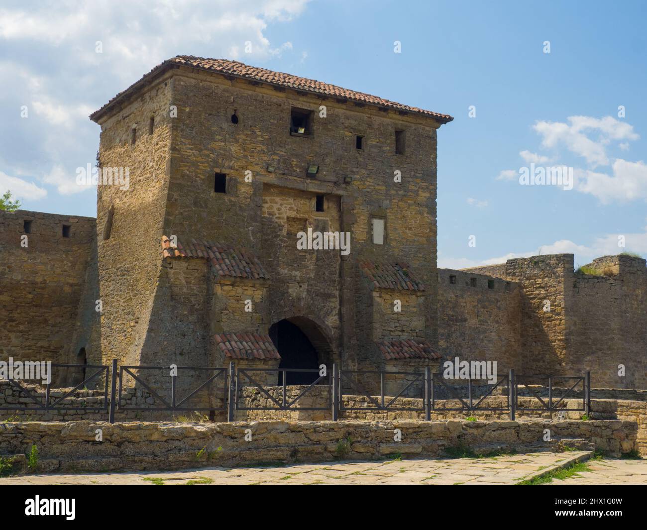 Castle secure stronghold gate hi-res stock photography and images - Alamy
