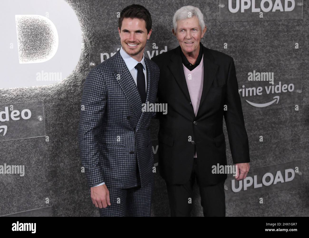 Christopher amell hi-res stock photography and images - Alamy