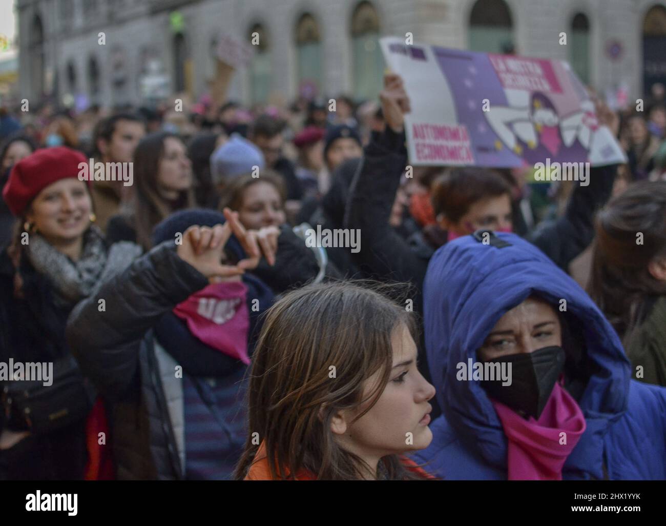 Rome, Italy. 8th Mar, 2022. Thousands of women (but also men) take to ...
