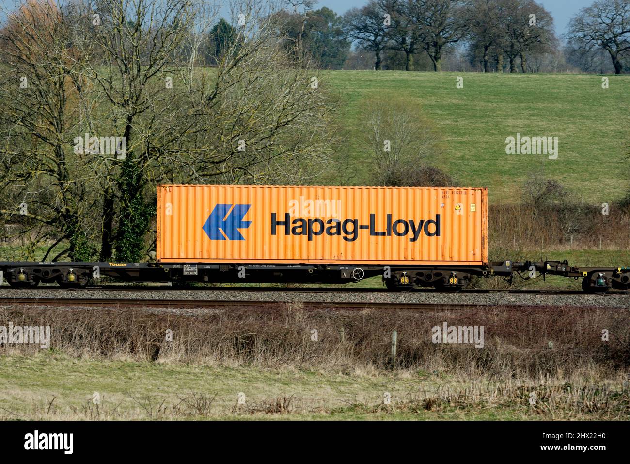 Hapag lloyd shipping container hi-res stock photography and images - Alamy