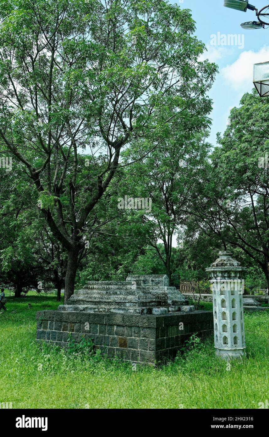 Islamic Cemetery at Ahmednagar state Maharashtra India Stock Photo - Alamy