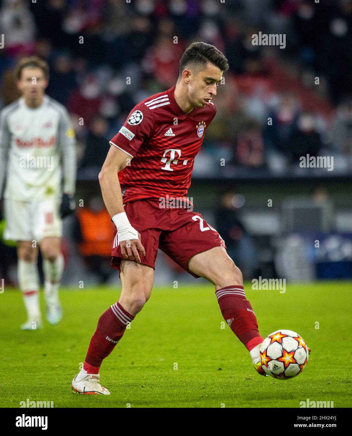 Marc Roca (Muenchen) FC Bayern München vs Red Bull Salzburg 08.03.2022 ...