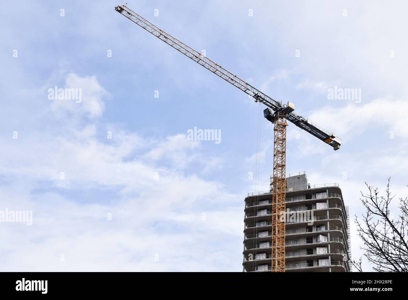 Crane and building under construction , modern architecture Stock Photo ...