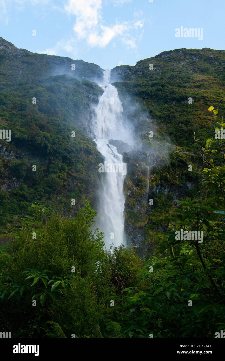 Sutherland Falls, highest waterfall in New Zealand 580m, Milford Track ...