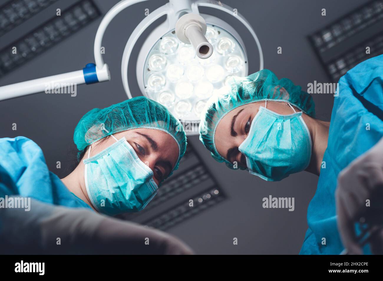 Female surgeons in an operating room hi-res stock photography and ...
