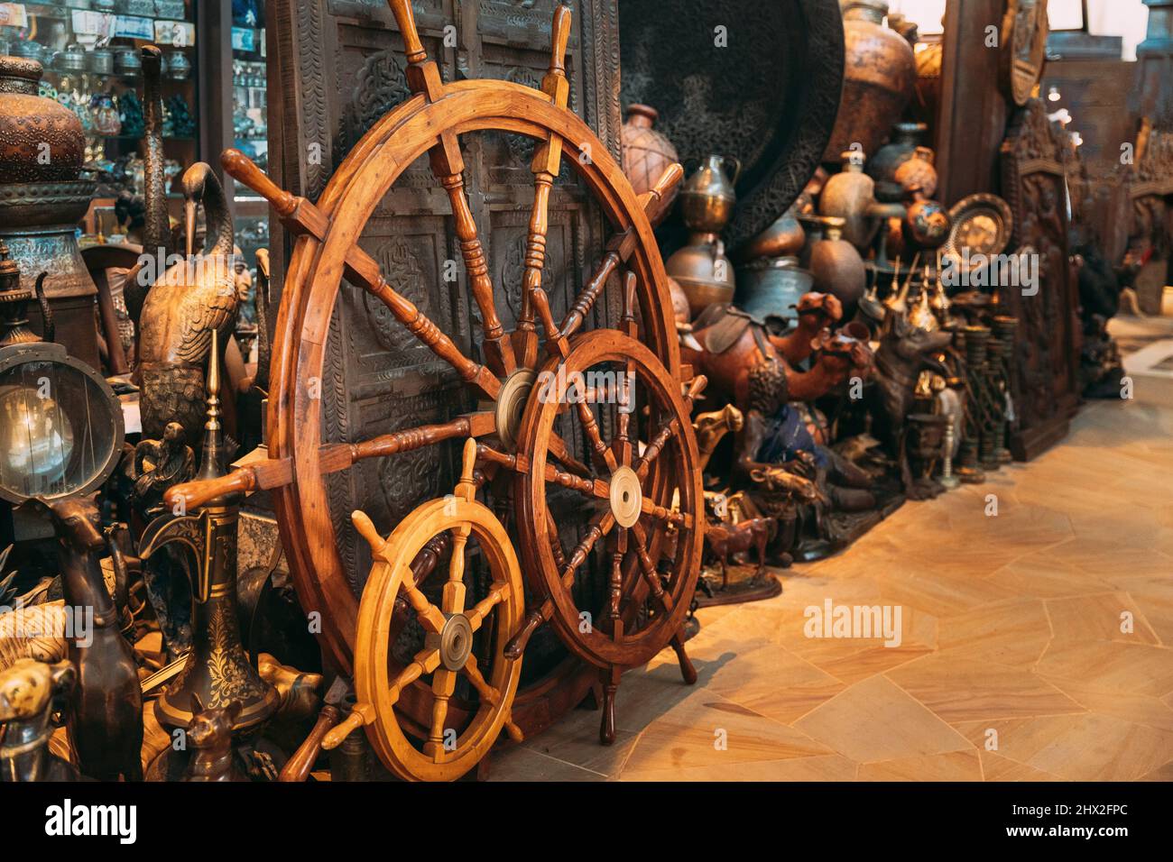Antique bazaar dubai hi-res stock photography and images - Alamy