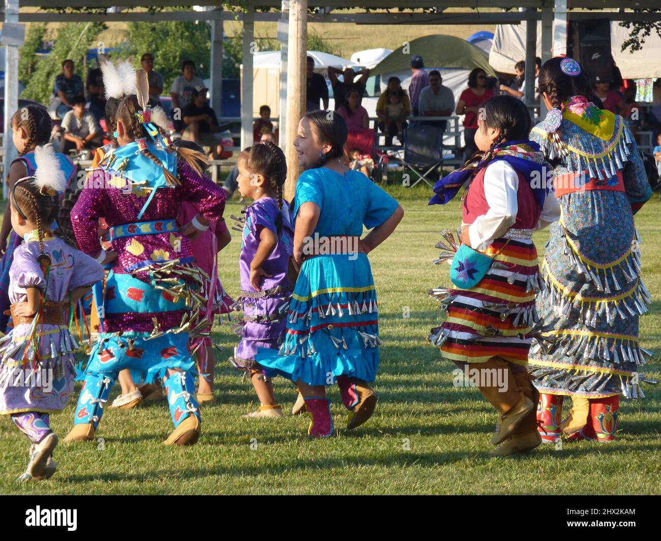 Native american dancing blur hi-res stock photography and images - Alamy