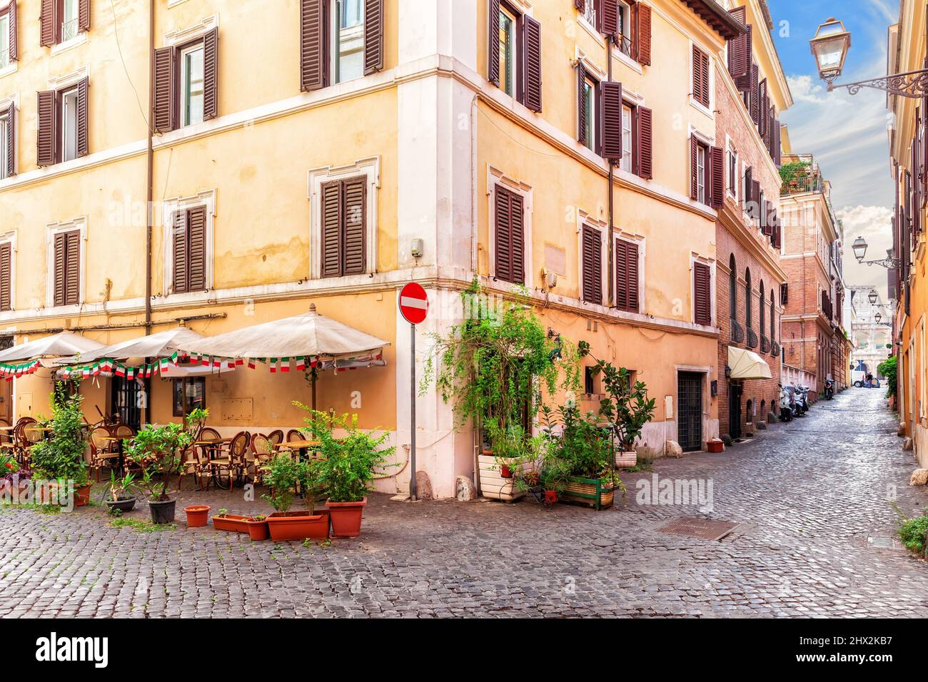 Traditional italian architecture hi-res stock photography and images ...