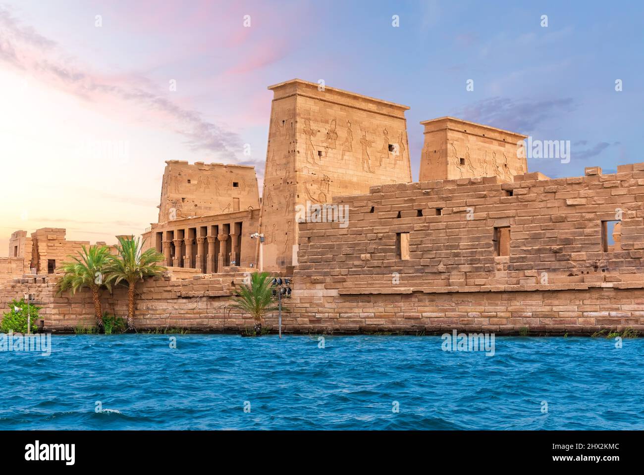 Nile egypt temple hi-res stock photography and images - Alamy