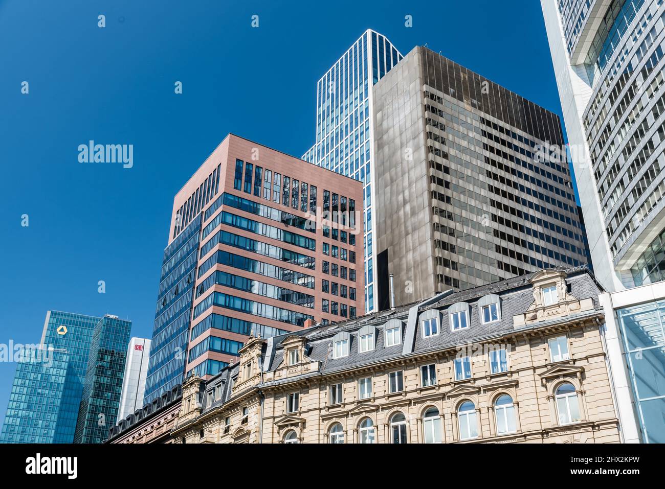 Skyscrapers and finance office office hi-res stock photography and ...