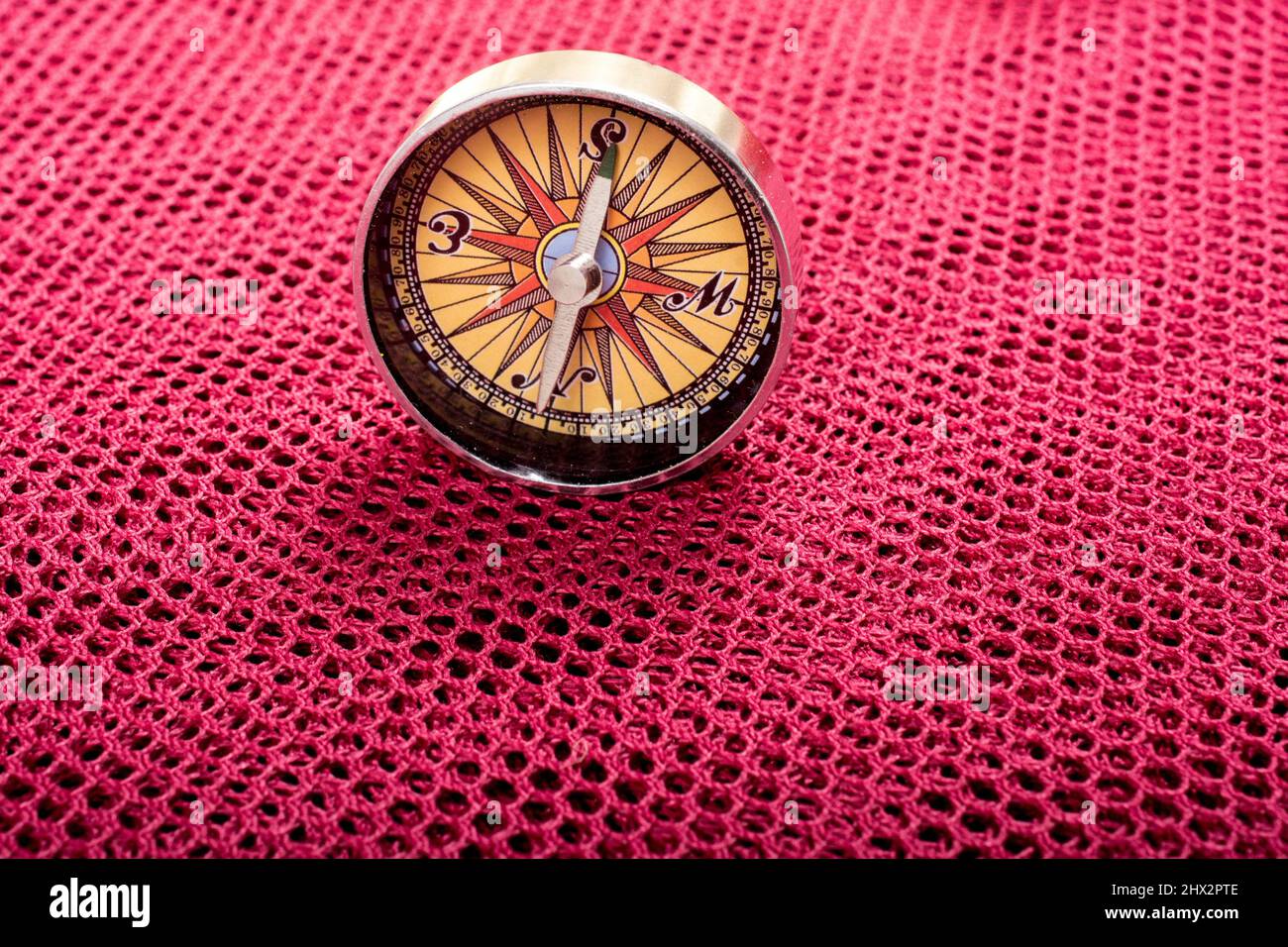 Magnetic arrow hi-res stock photography and images - Alamy