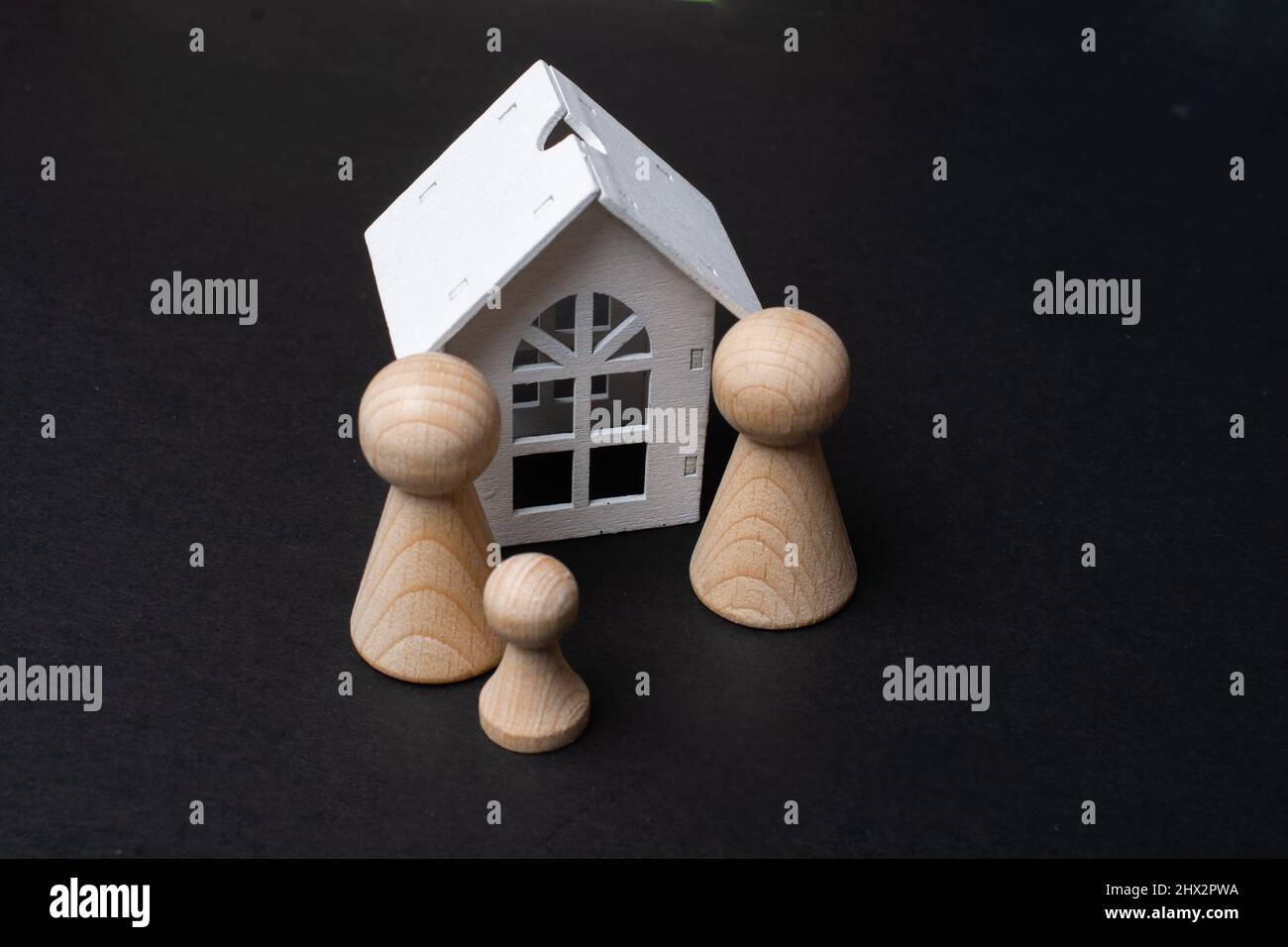 Family model hi-res stock photography and images - Alamy