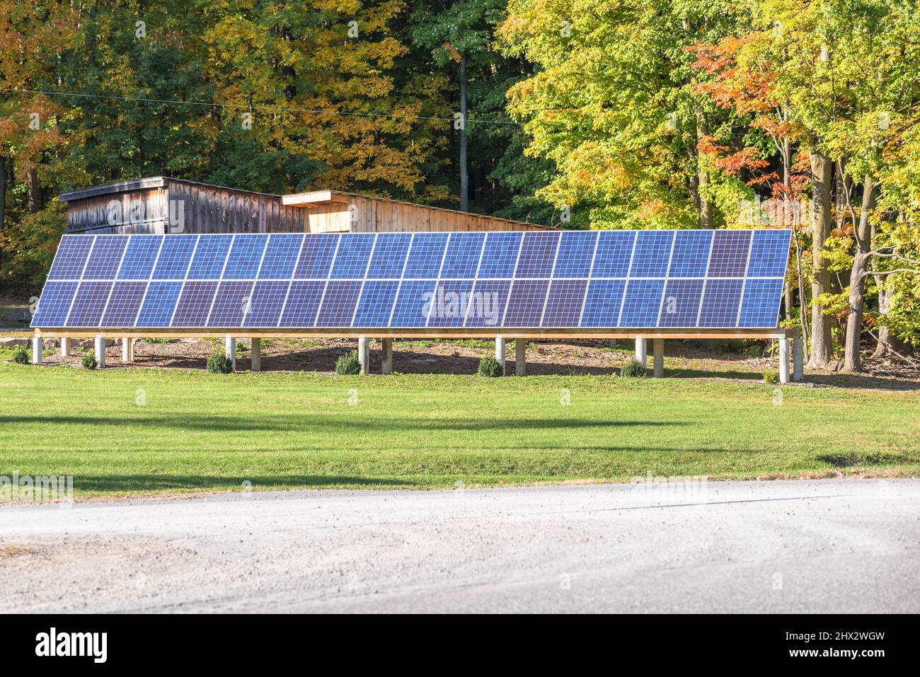 Back solar panel hi-res stock photography and images - Alamy