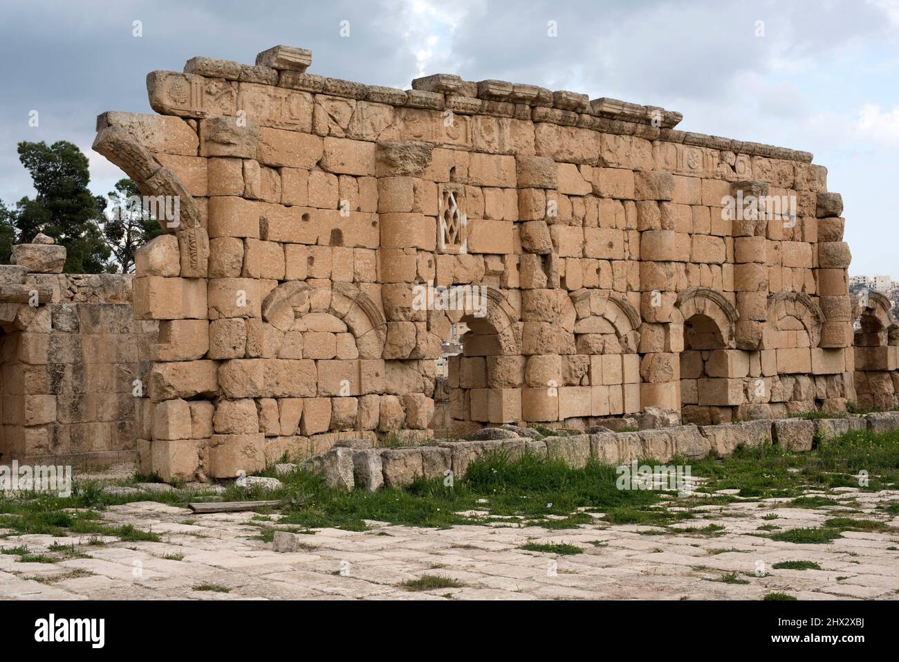 Jerash temple hi-res stock photography and images - Alamy