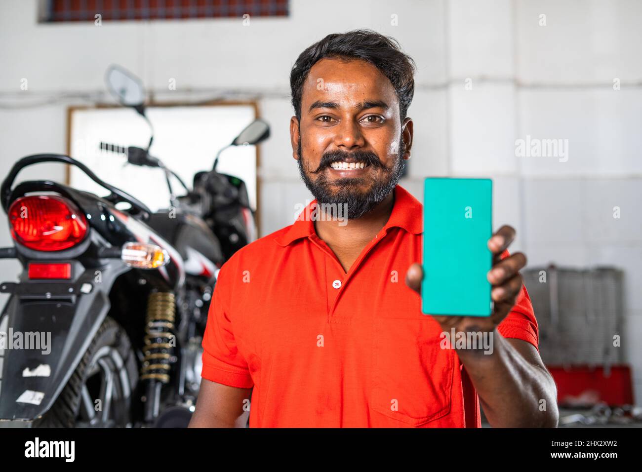 Professional app hi-res stock photography and images - Alamy