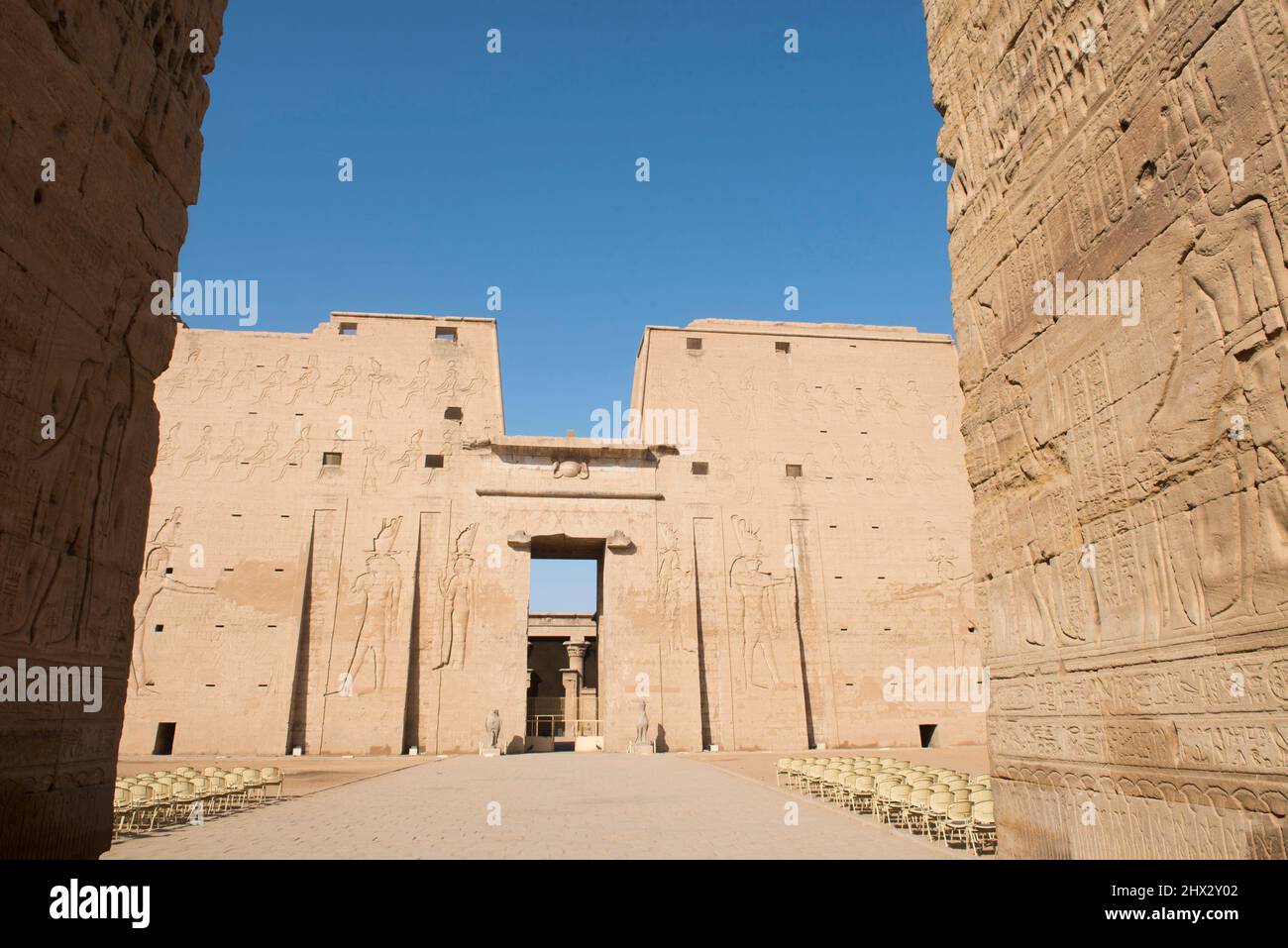 Temple of edfu hi-res stock photography and images - Alamy