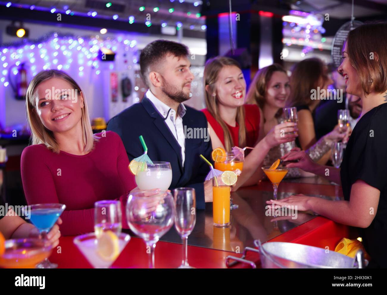 Guy girl bar hi-res stock photography and images - Alamy
