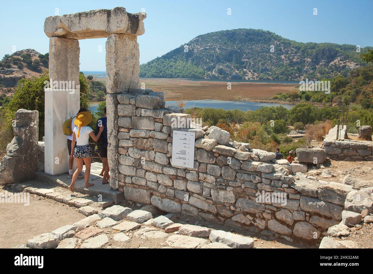 Kaunos temple hi-res stock photography and images - Alamy