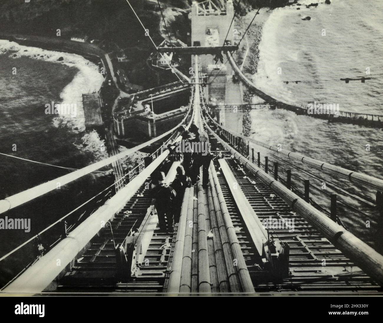Golden gate bridge construction worker hi-res stock photography and ...