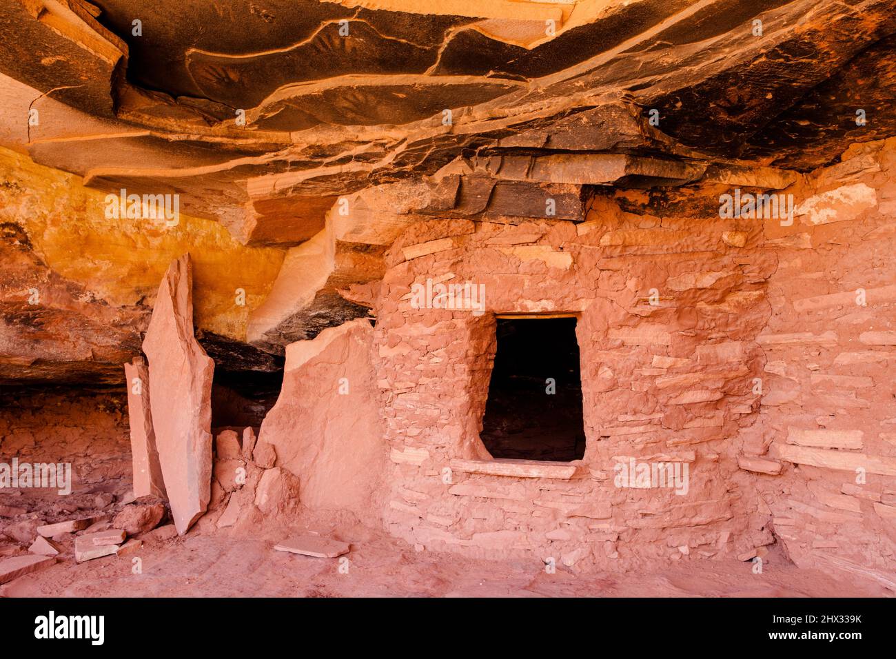 The Fallen Ceiling or Fallen Roof Ruin cliff dwelling in the Road ...