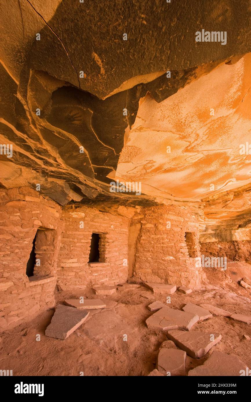 The Fallen Ceiling or Fallen Roof Ruin cliff dwelling in the Road ...