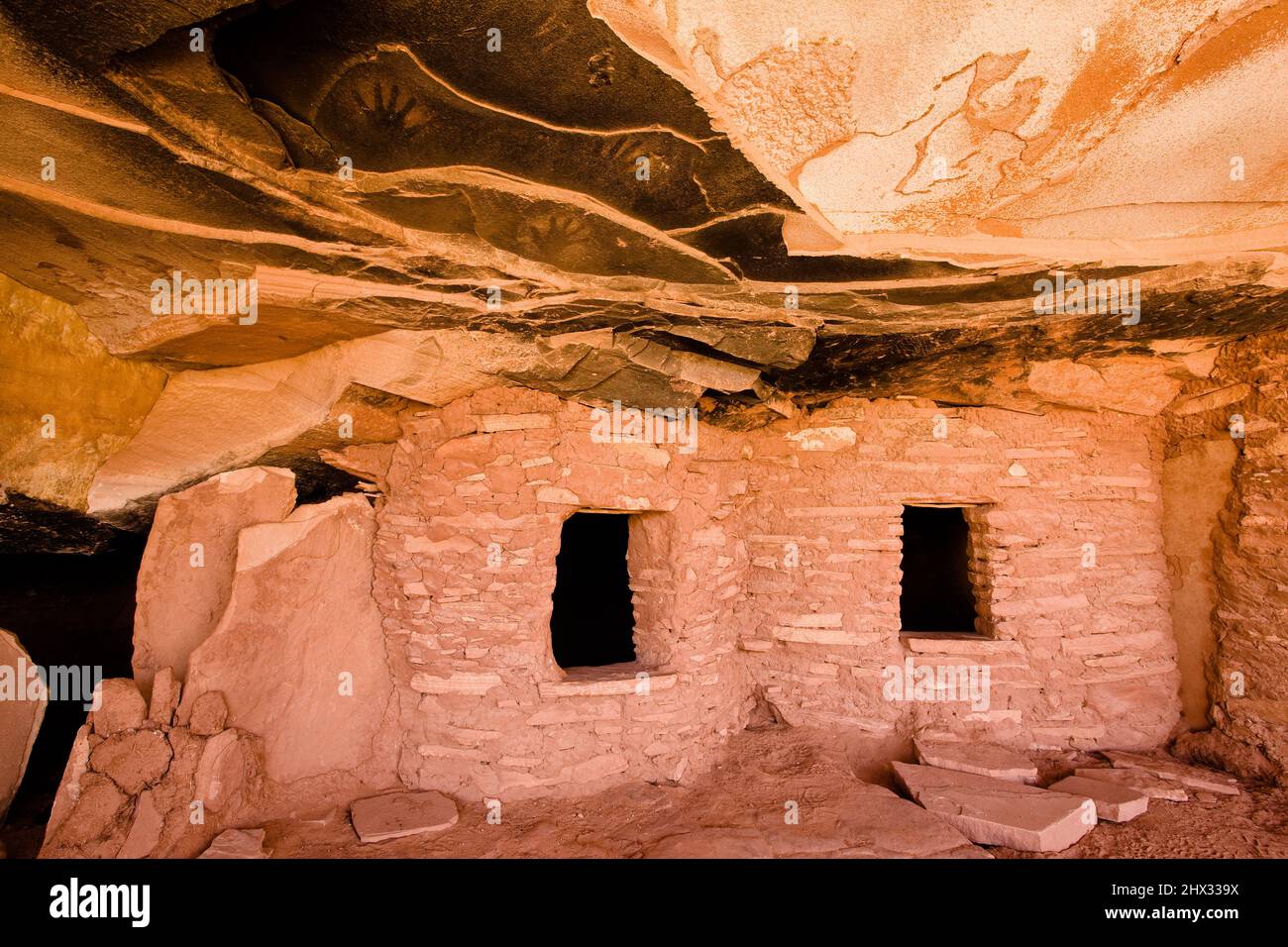 The Fallen Ceiling or Fallen Roof Ruin cliff dwelling in the Road ...