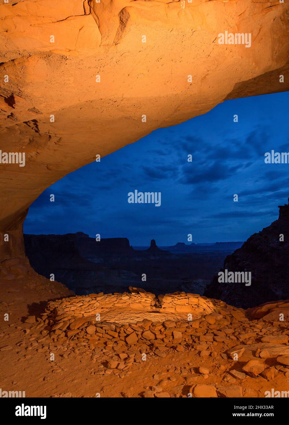 The False Kiva Ruin at night in Canyonlands National Park, Moab, Utah ...
