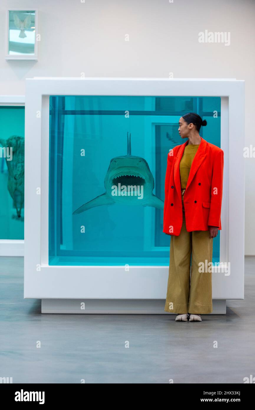 Damien hirst formaldehyde sculptures hi-res stock photography and ...