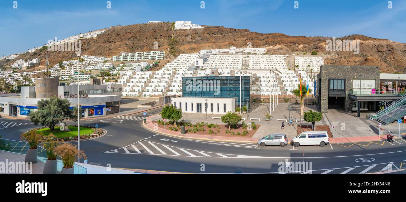 View of shopping mall and Mogan Mall in the town centre, Puerto Rico ...