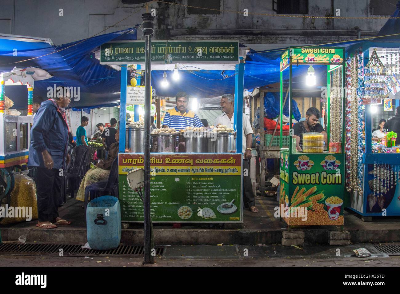 Indian Food stall in a a market place in India Stock Photo - Alamy