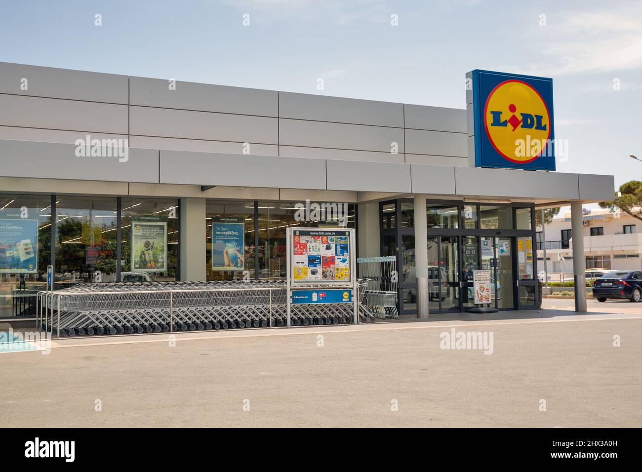 Exterior entrance modern architecture lidl supermarket food shop hi-res ...