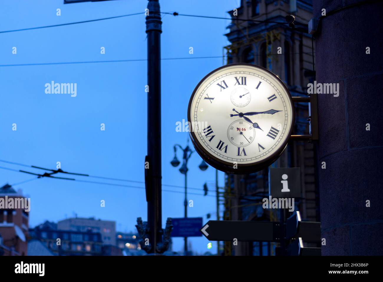 Big street round the clock Stock Photo - Alamy