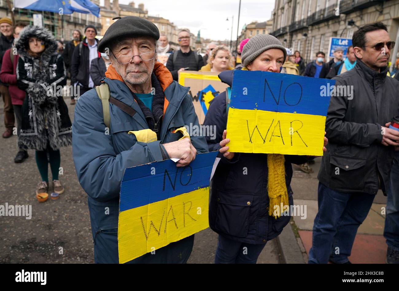 Scottish Artists for Ukraine demonstrate at the Russian consulate ...