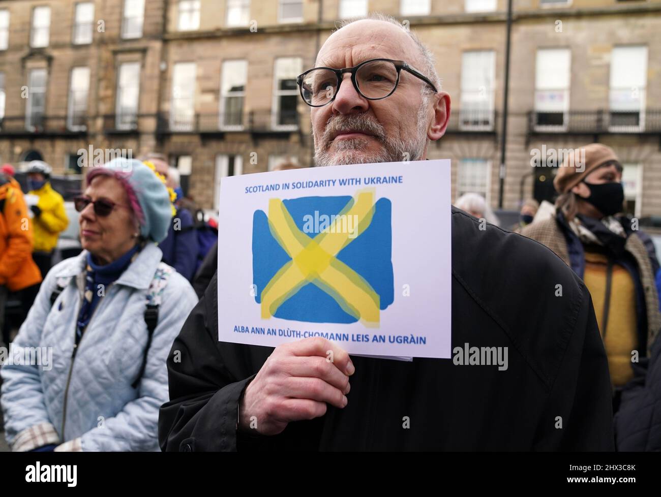 Scottish Artists for Ukraine demonstrate at the Russian consulate ...