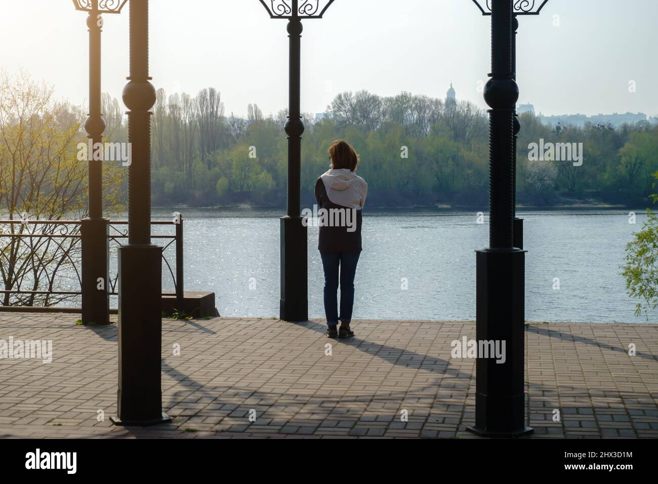 Beautiful girl looks back hi-res stock photography and images - Alamy