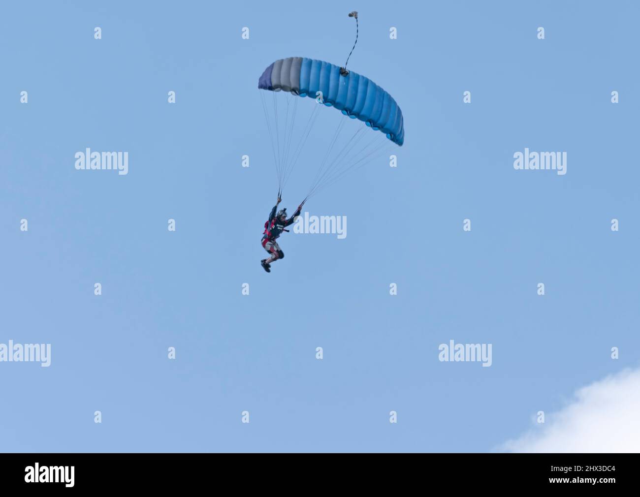 Skydiver helmet hi-res stock photography and images - Alamy