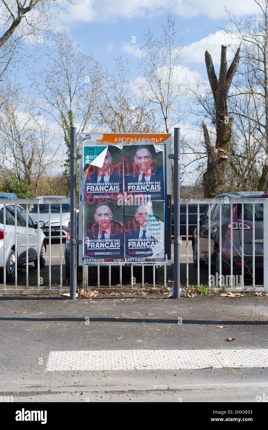 France, Montauban, 2022-03-09. Poster of Eric Zemmour, Tagged Poutine ...