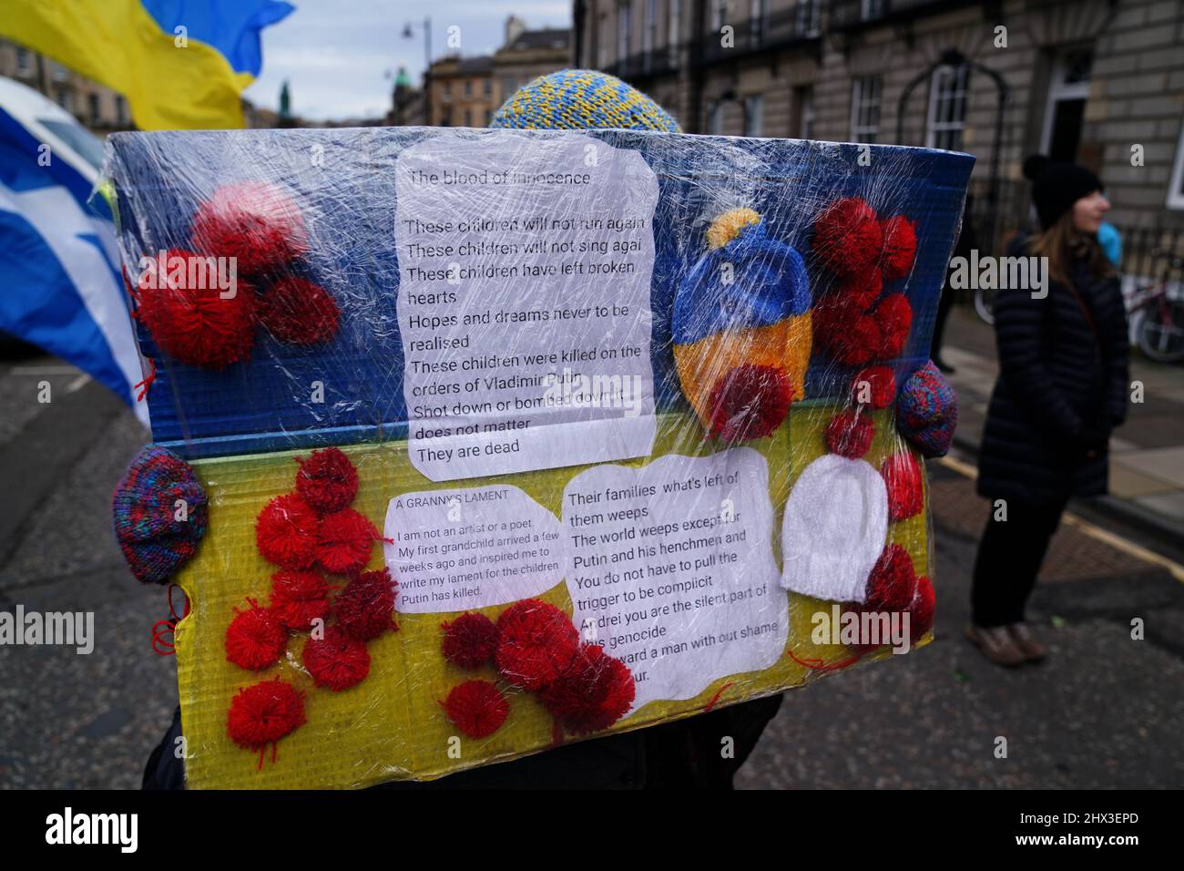 Scottish Artists for Ukraine demonstrate at the Russian consulate ...