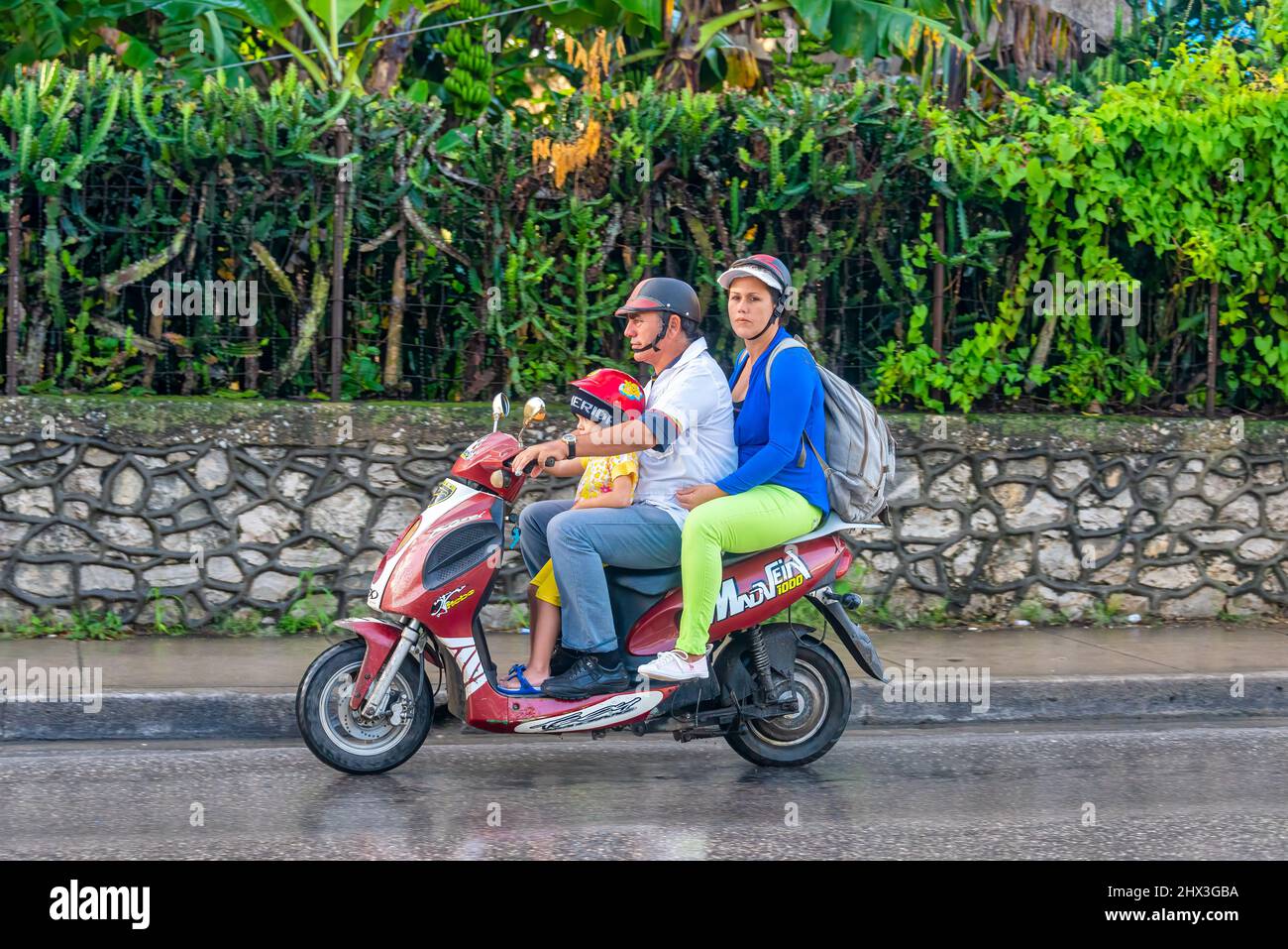Cuban people transportation on a rainy day, Santa Clara, Cuba, 2016 Stock Photo - Alamy
