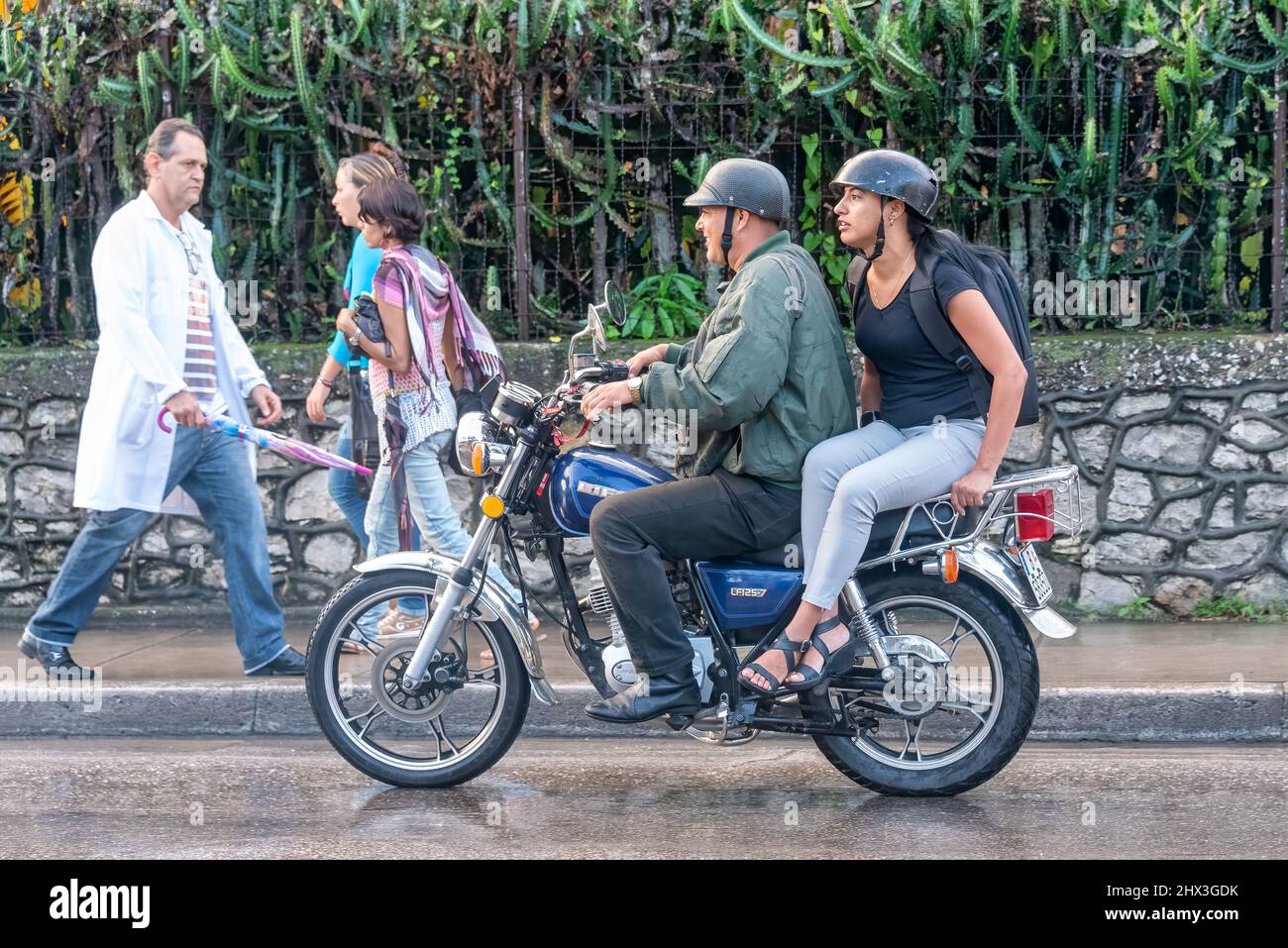 Family on rainy day hi-res stock photography and images - Alamy