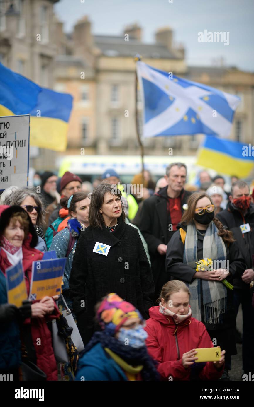 Scottish artist for ukraine hi-res stock photography and images - Alamy