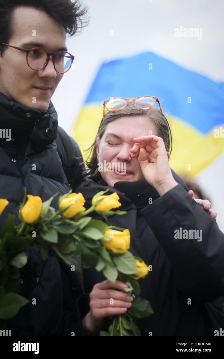 Scottish artists ukraine protest 2022 hi-res stock photography and ...