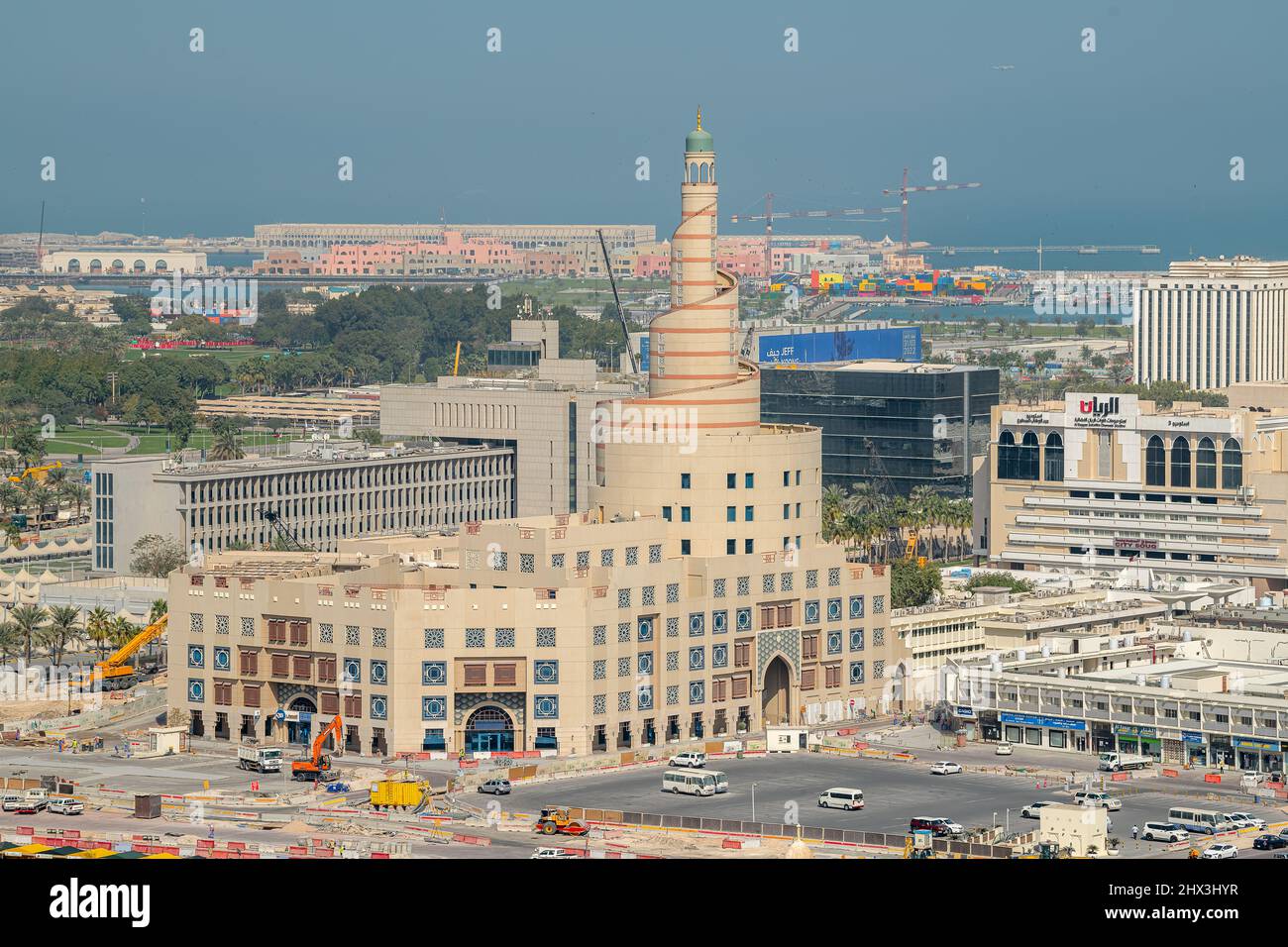 Panoramic Ariel View of Doha City with Iconic Doha Fanar Mosque Stock ...