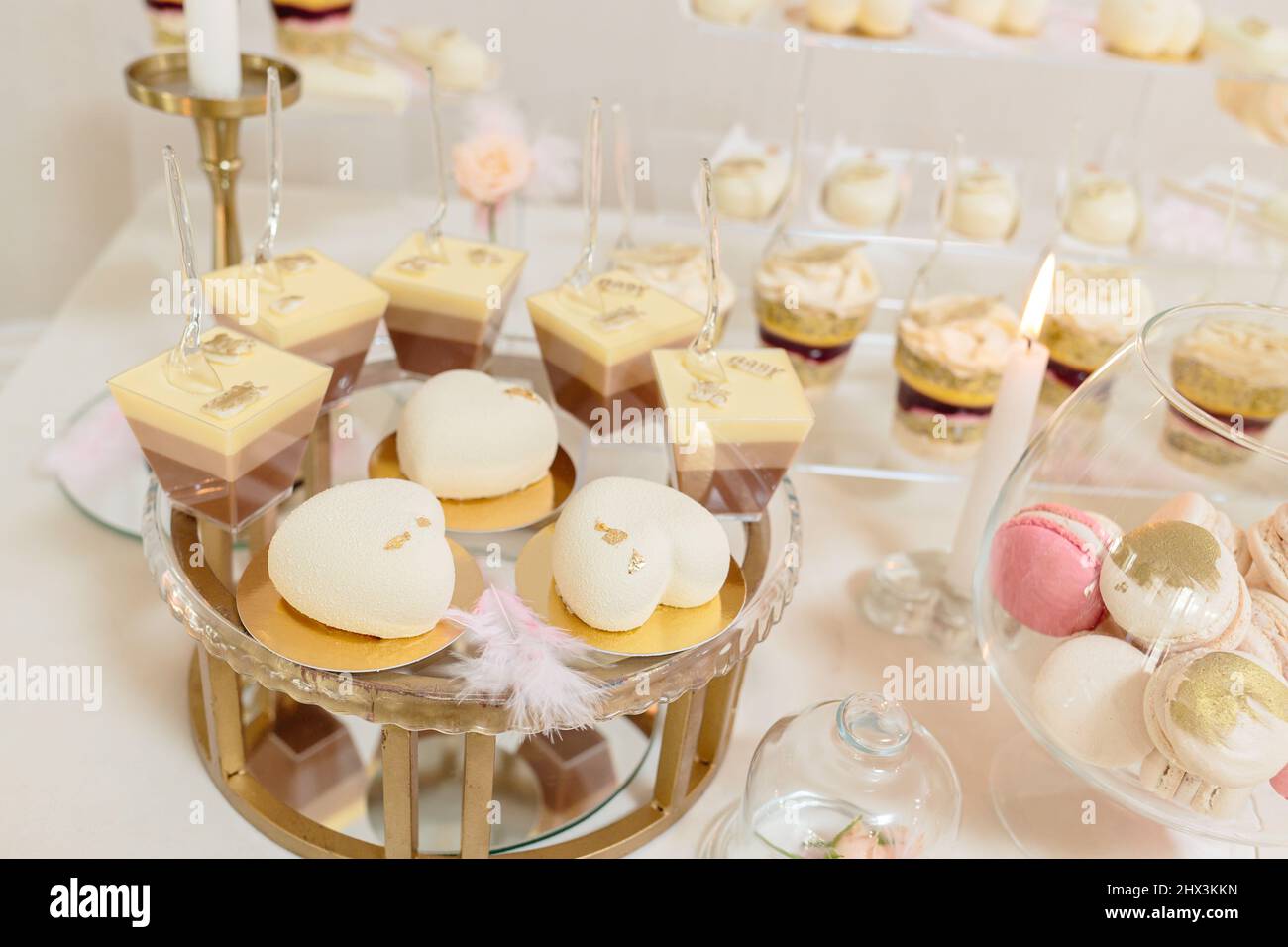 Candy bar and wedding cake. Table with sweets, buffet with cupcakes ...
